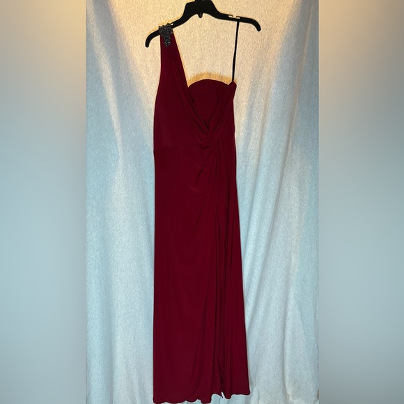 Xscape | Dresses | Beautiful One Strap Red Dress Worn Only Worn Taken ...